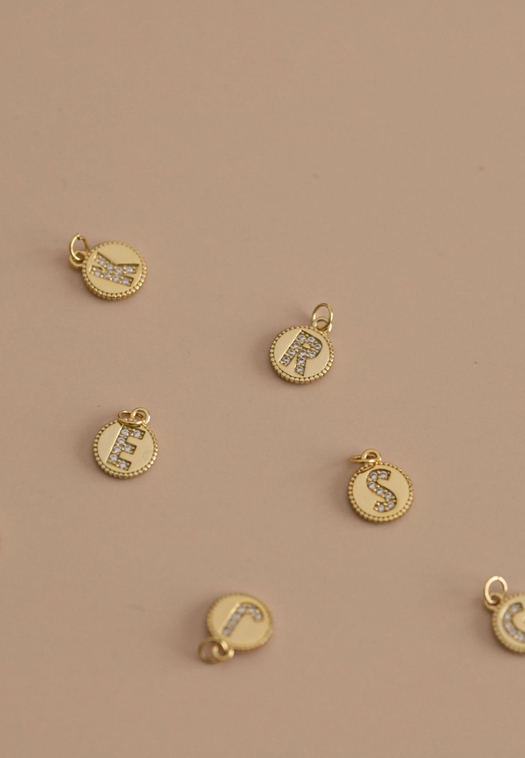 Aran Jewels | Collares | Collar INICIAL con medalla y circonitas en